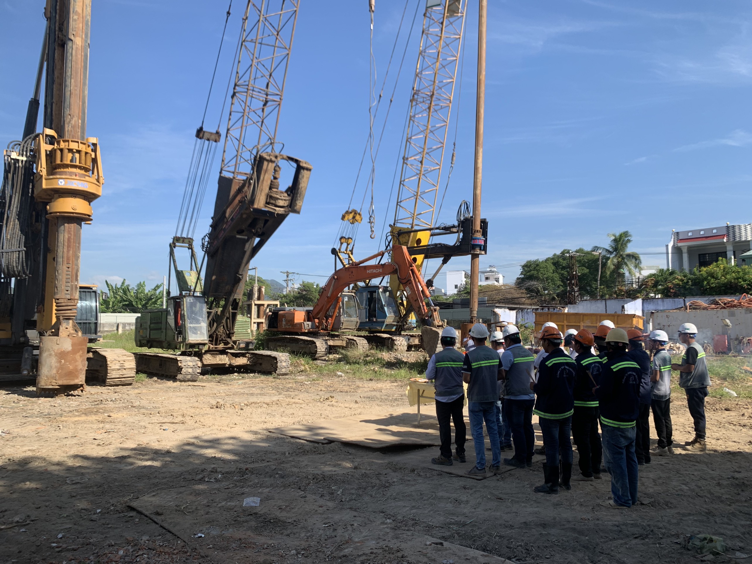 Thi công khoan cọc thử thí nghiệm dự án NOXH Hưng Phú 2 phục vụ cho ...